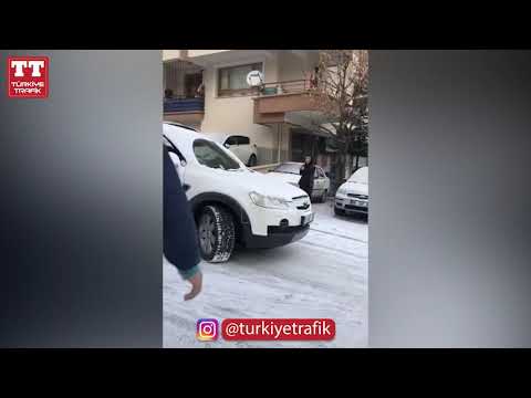 Kar Yağışında Kayan Şanslı Captiva