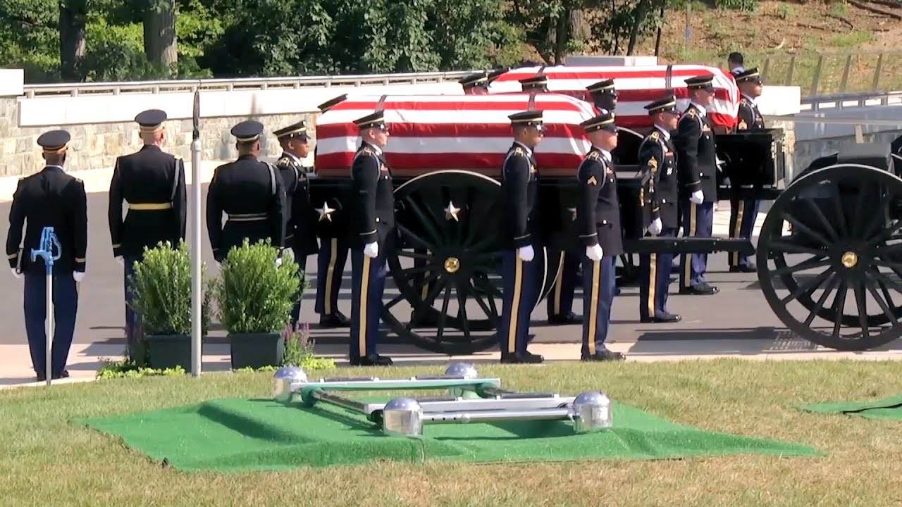 Old Guard 'Full Honors' Rehearsal At Arlington - YouTube