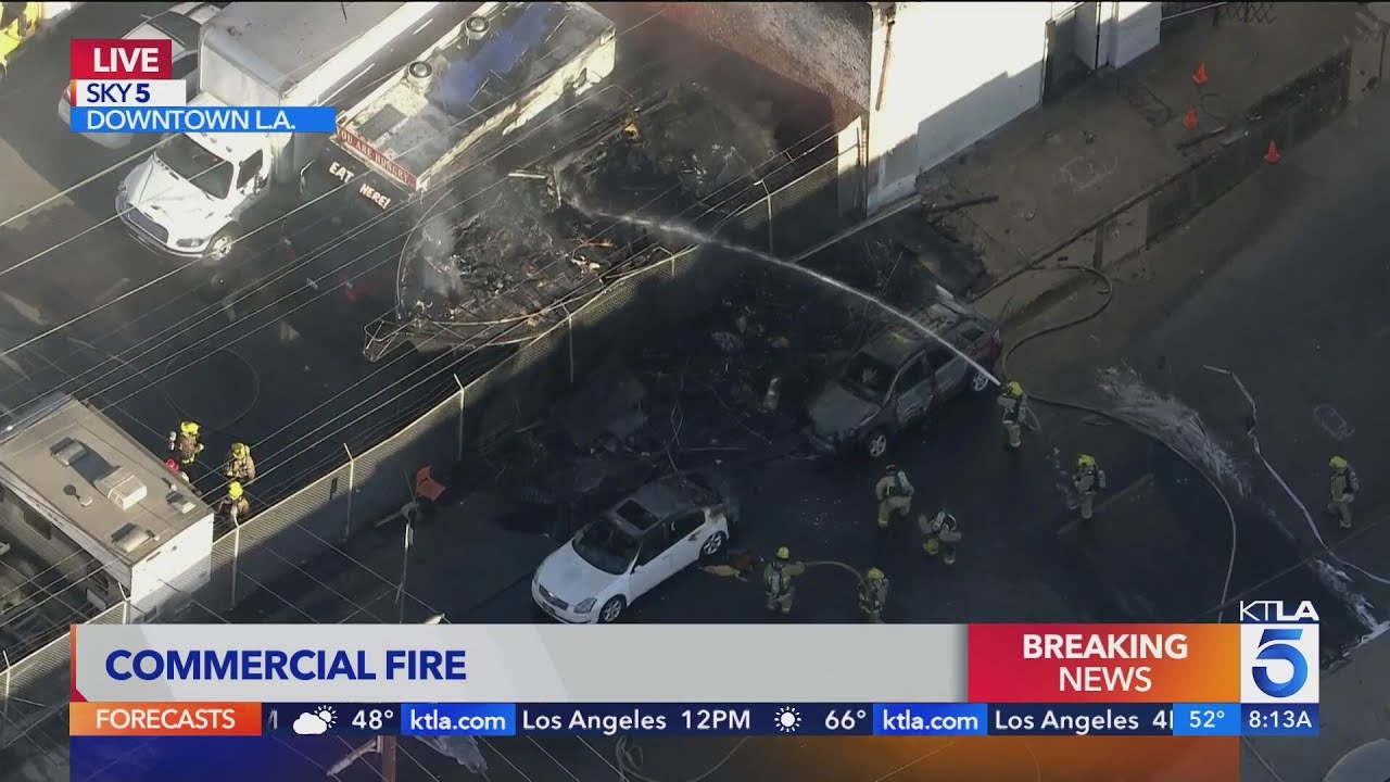 Commercial building fire sends thick plume of smoke over downtown L.A ...