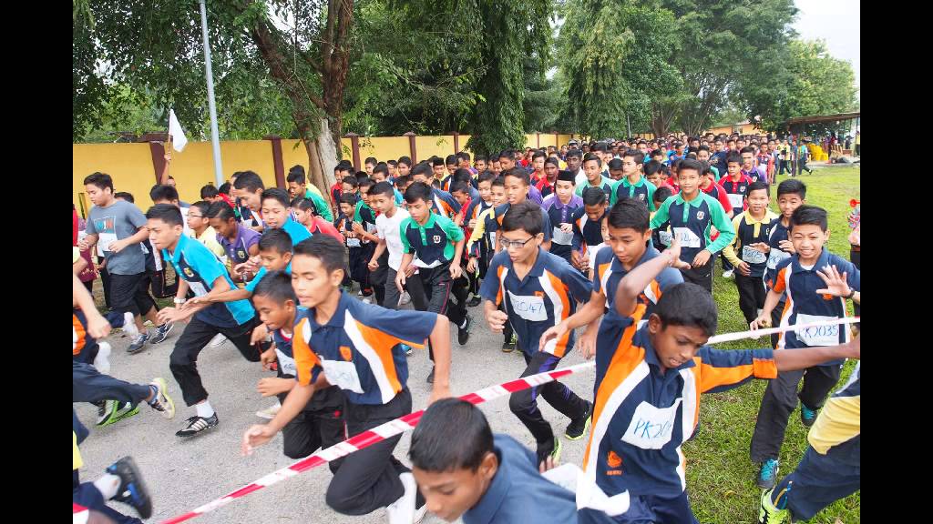 SMK MERU : GAMBAR SLIDE KEJOHANAN MERENTAS DESA PERINGKAT SEKOLAH 2015 ...