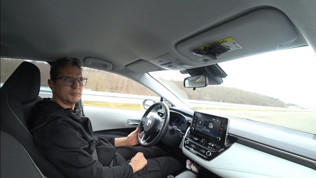 ταξιδεύω μόνος μου με το COROLLA στην Ευρώπη - YouTube