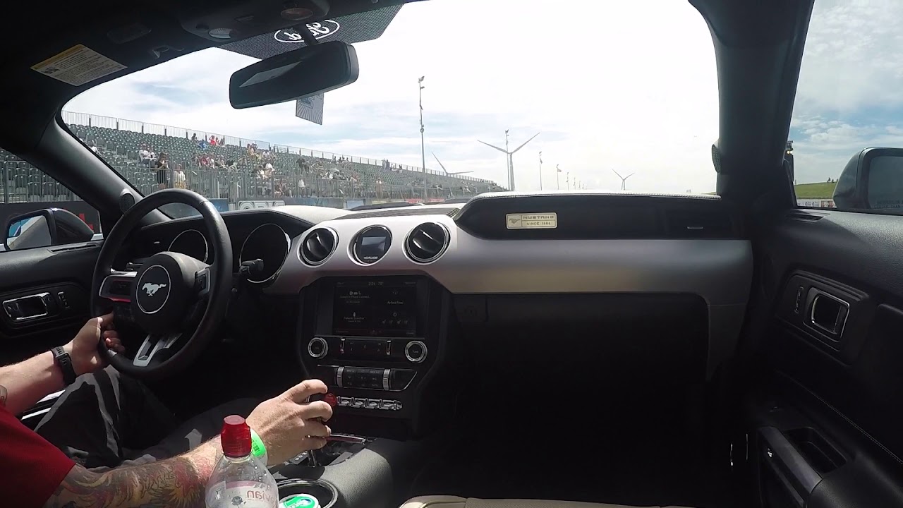 Mustang Santa Pod CJ mani - YouTube