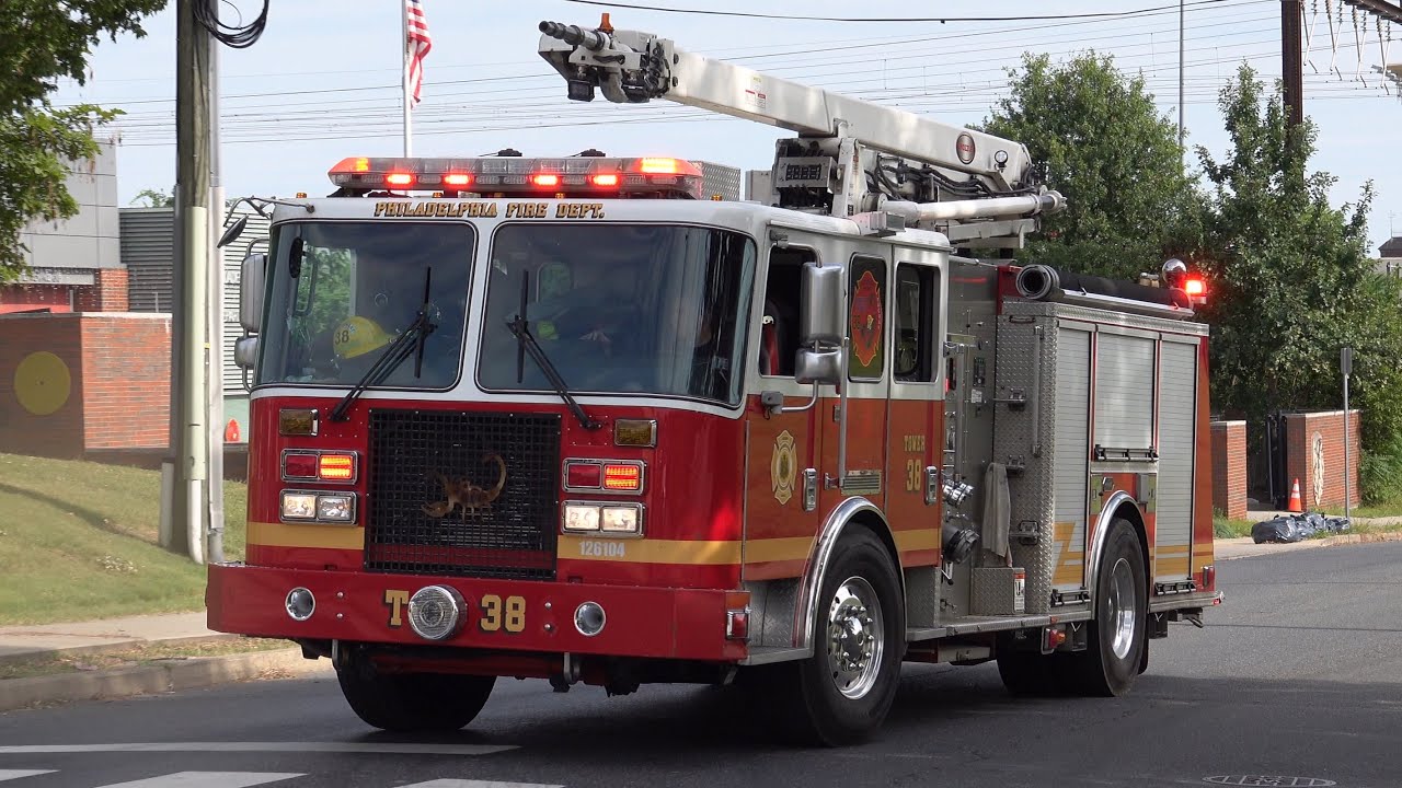 Philadelphia Fire Department Water Tower 38 Responding - YouTube