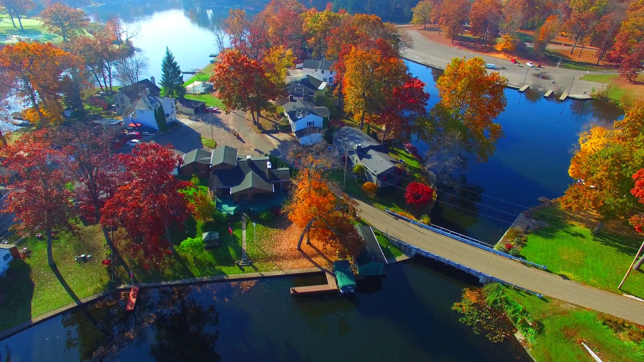 Portage Lakes - Changing Leaves in 4k High-Definition (Part 2) - YouTube