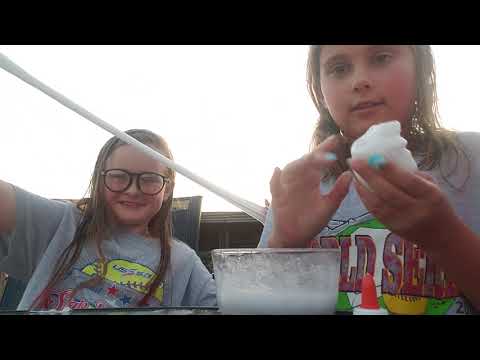 Making Slime With Friends - YouTube