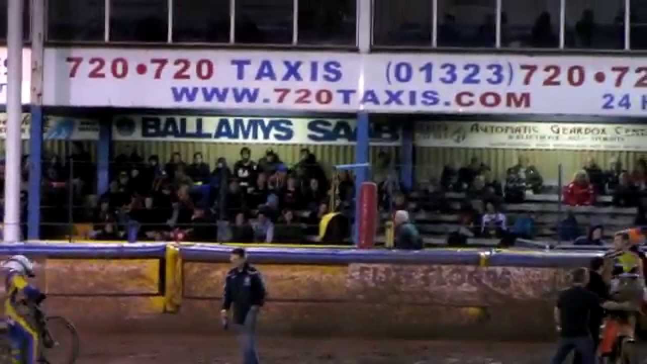 Speedway - Eastbourne v Cradley Heath - Heat 14 - YouTube