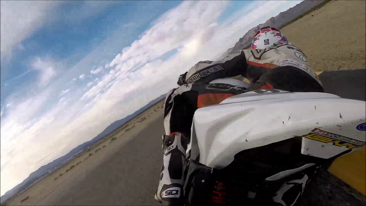 CVMA 2016-2017 Round 5 Saturday ULWS Chuckwalla Raceway Yamaha R3 - YouTube