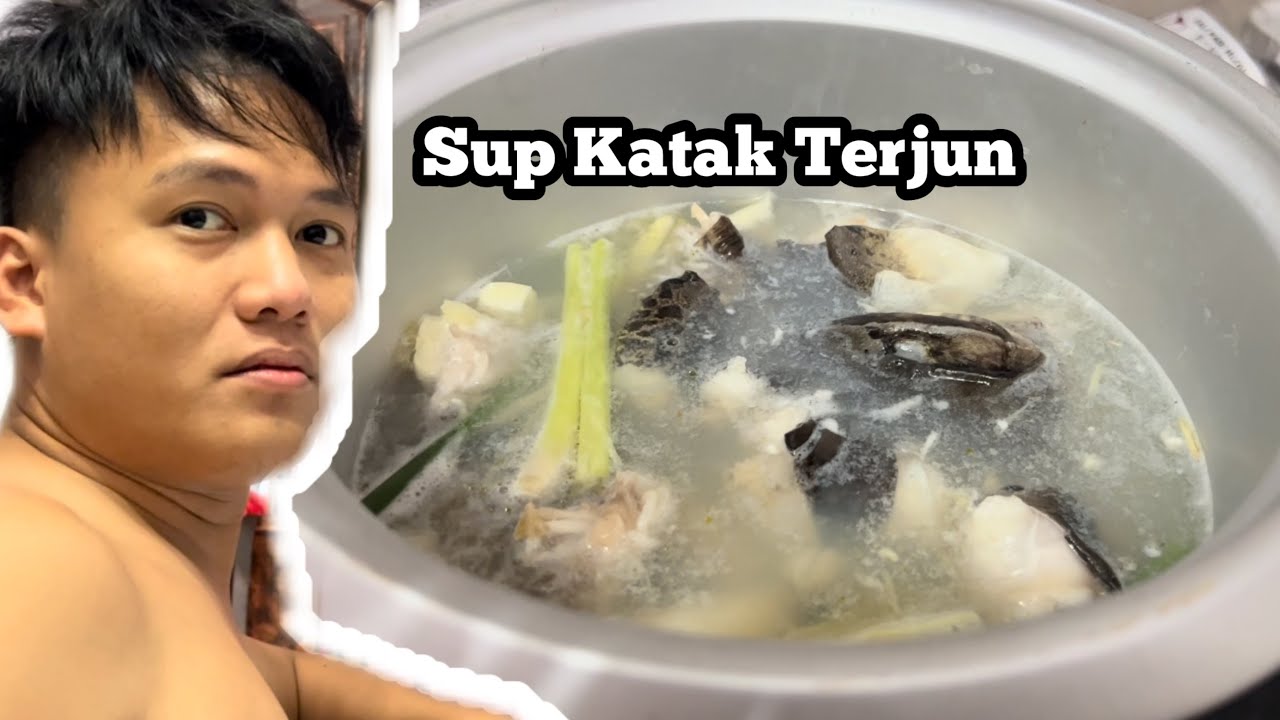 Frog Jump Into Soup 😂 // Nyumai Pama Sup Terjun . Ngabas Rumah Benung Renovate - YouTube