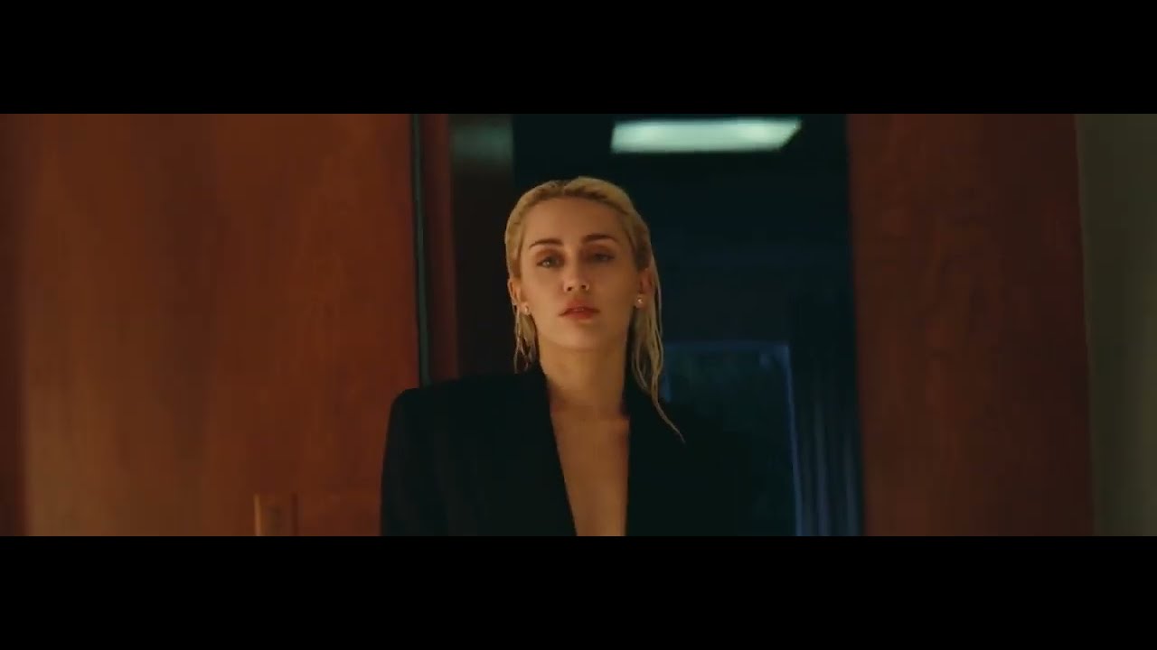 Miley Cyrus - Flowers (Official Video) - YouTube