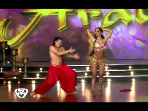 Showmatch 2011 - Larissa Riquelme bailó y quiso aclarar el tema de sus votos