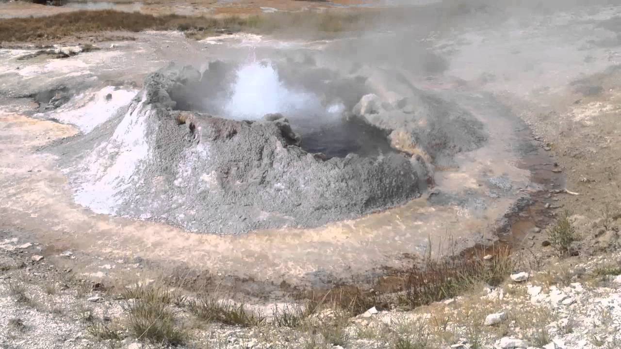 Fortress Geyser (Conch Spring) - YouTube