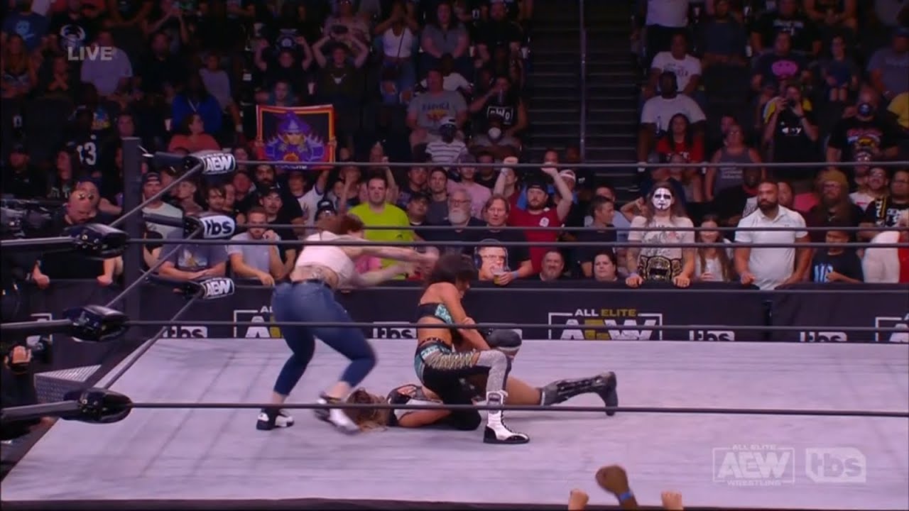 AEW Dynamite Reactions: Serena Deeb Defeats Anna Jay - YouTube