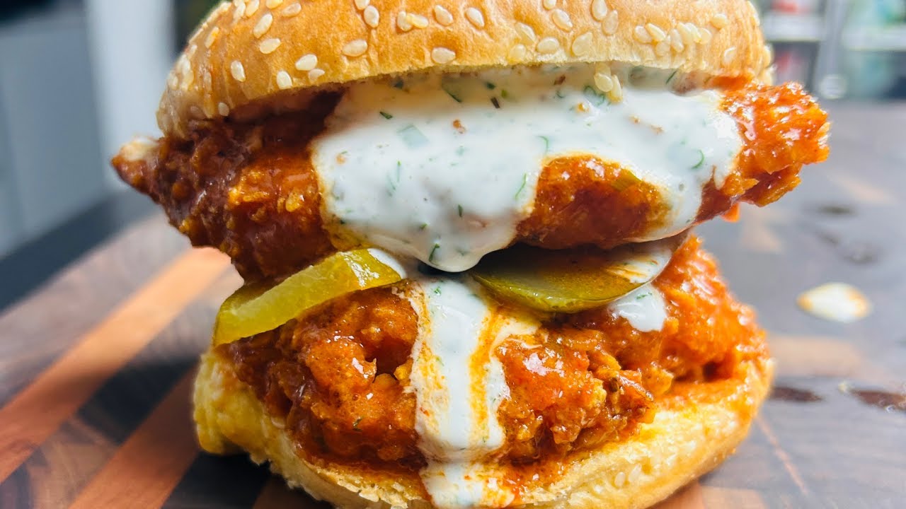 Dorito Buffalo Chicken Burger 🍔😍🌶️ #asmrfood #ranchdressing - YouTube