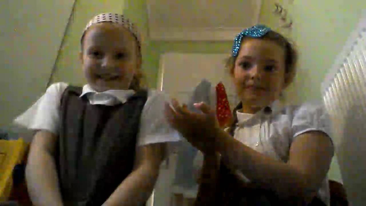 Eating Haribo gummy strawberries - YouTube