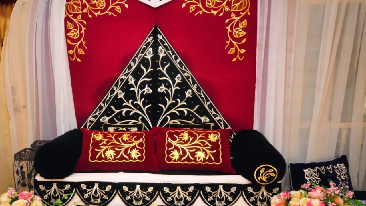 PEMBENTANGAN SENI TEKAT KUMPULAN 11 UUM - YouTube