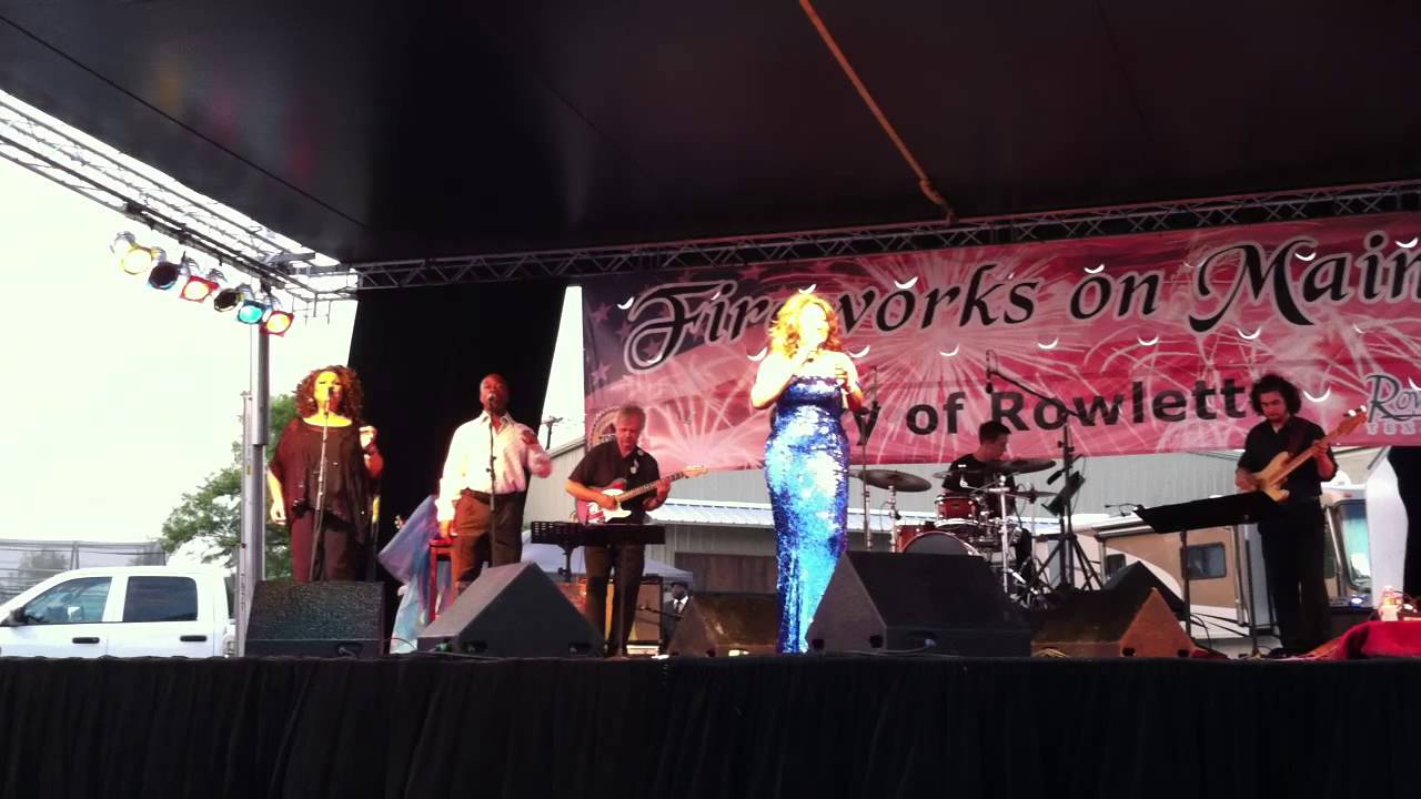Mary Wilson @ Fireworks on Main, Rowlett, Texas - YouTube
