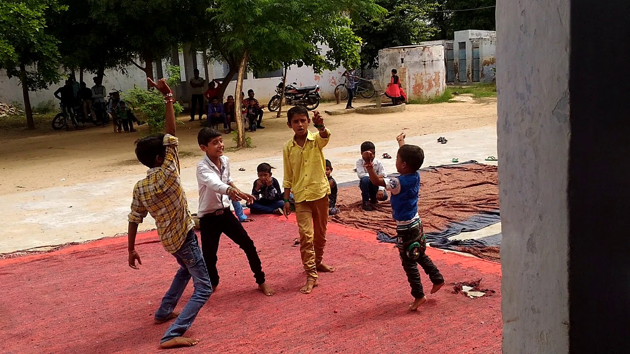 CHOTE CHOTE BACHO KA DANS - YouTube