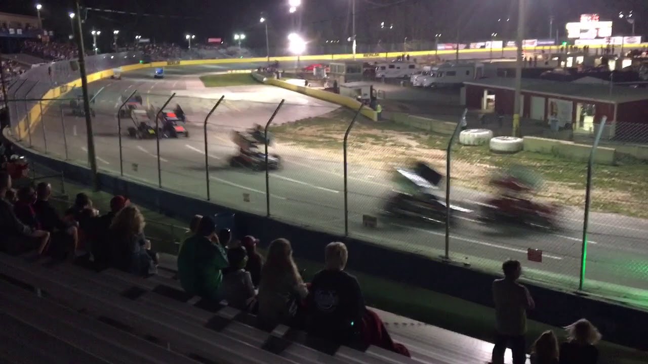 MSR Sprint Cars @ Berlin Raceway MI Main Event Start and Crash - YouTube