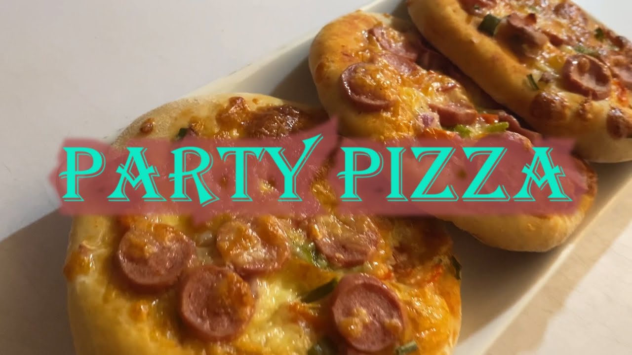 HOW TO MAKE SIMPLE DELICIOUS PARTY PIZZA. - YouTube