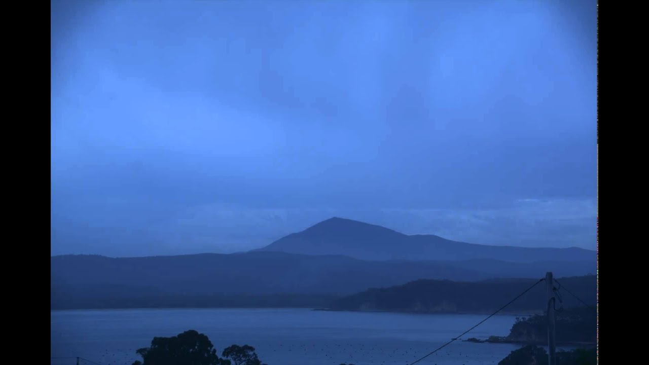 Some cloud over old Mt Imlay - timelapse - YouTube
