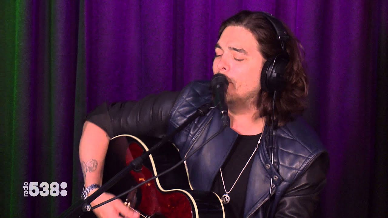 Waylon - Love Drunk (Live @ Frank en Middag Show) - YouTube