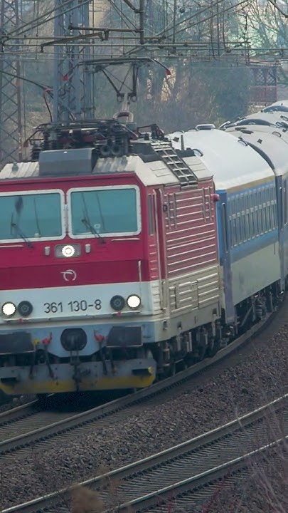 361 130-8 ZSSK EC 128 Valašský Expres #zssk #trains #trainspotting #czechia #slovakia - YouTube