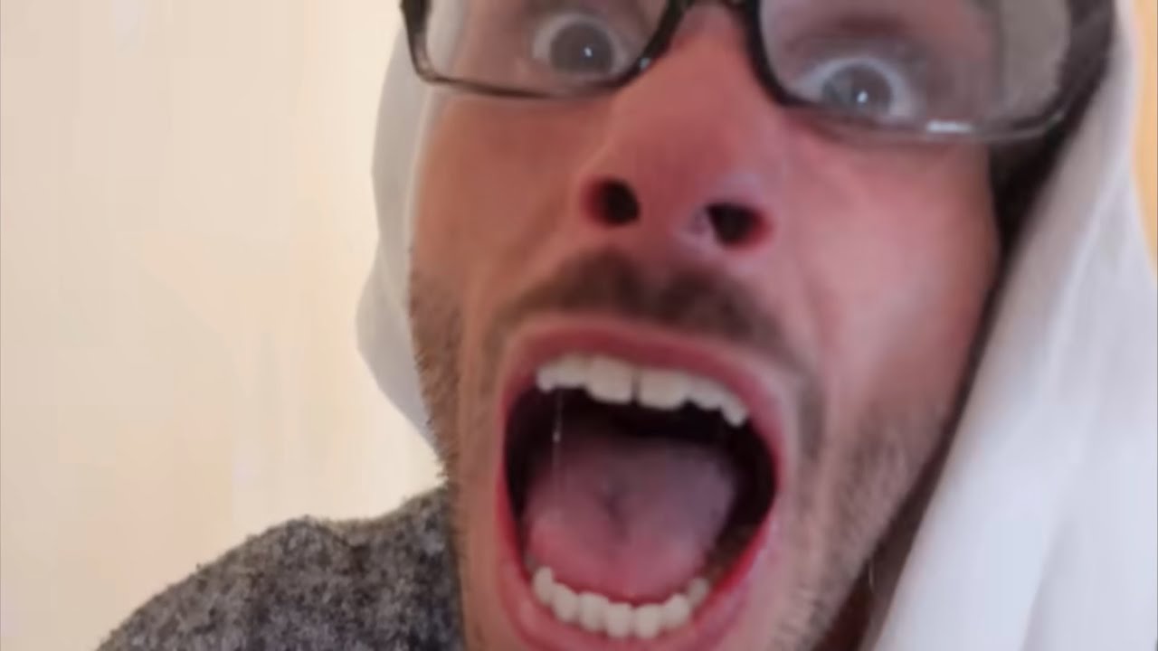 grandma jumpscare - YouTube