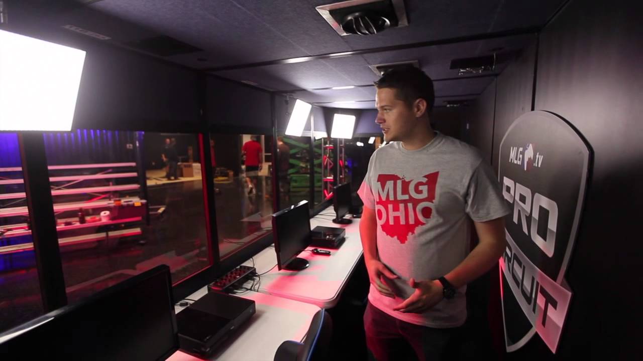 Tour Major League Gaming's new arena - YouTube
