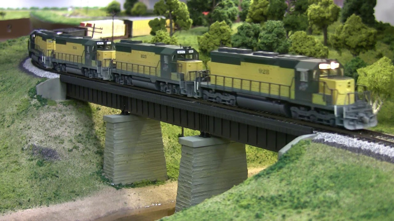 C&NW Freight Train Detours over the Rock Island Lines in HO Scale - YouTube