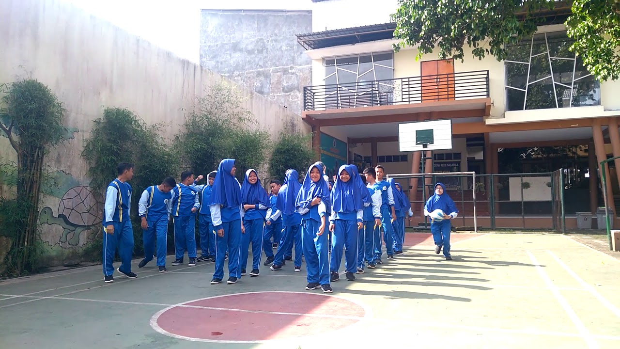 TGFU fun game small games education - YouTube