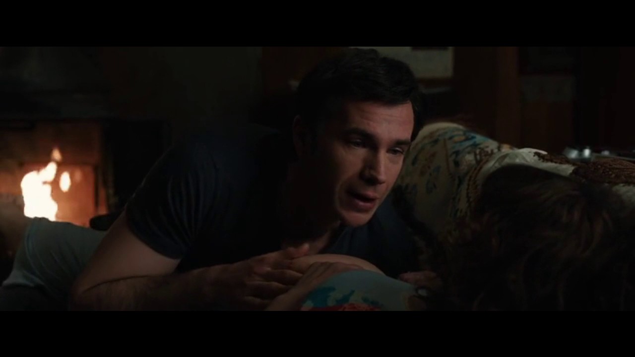 Pregnant Scene from 'Jupiter Ascending' - YouTube