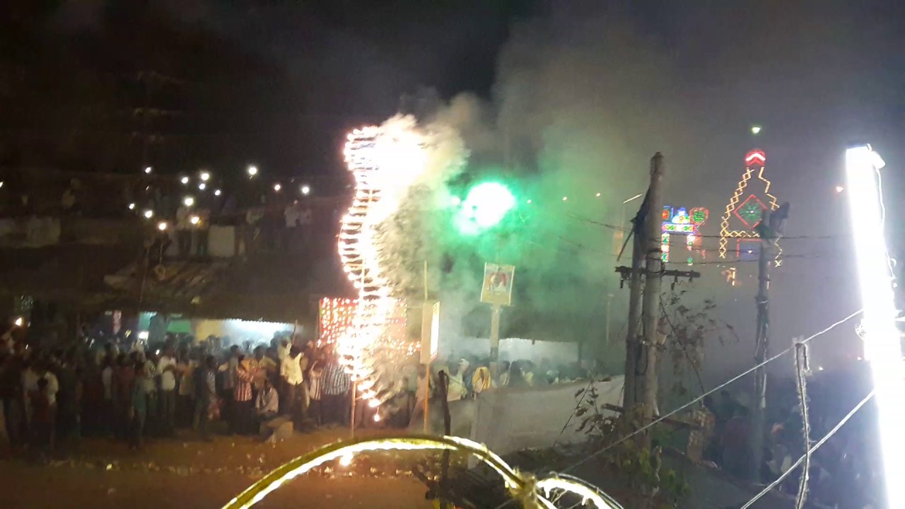 Snake crackers at MUTLURU - YouTube