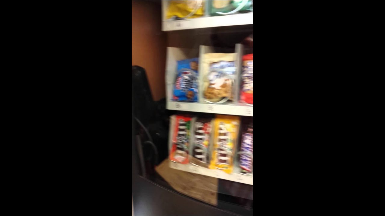 Vending machine repair - YouTube