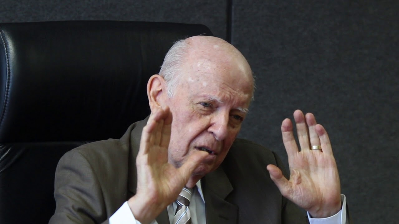 Entrevista con el Dr. Héctor Dada Hirezi sobre la política en El ...