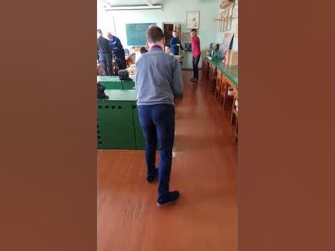 наглый дрочило дрочит на уроке труда - YouTube