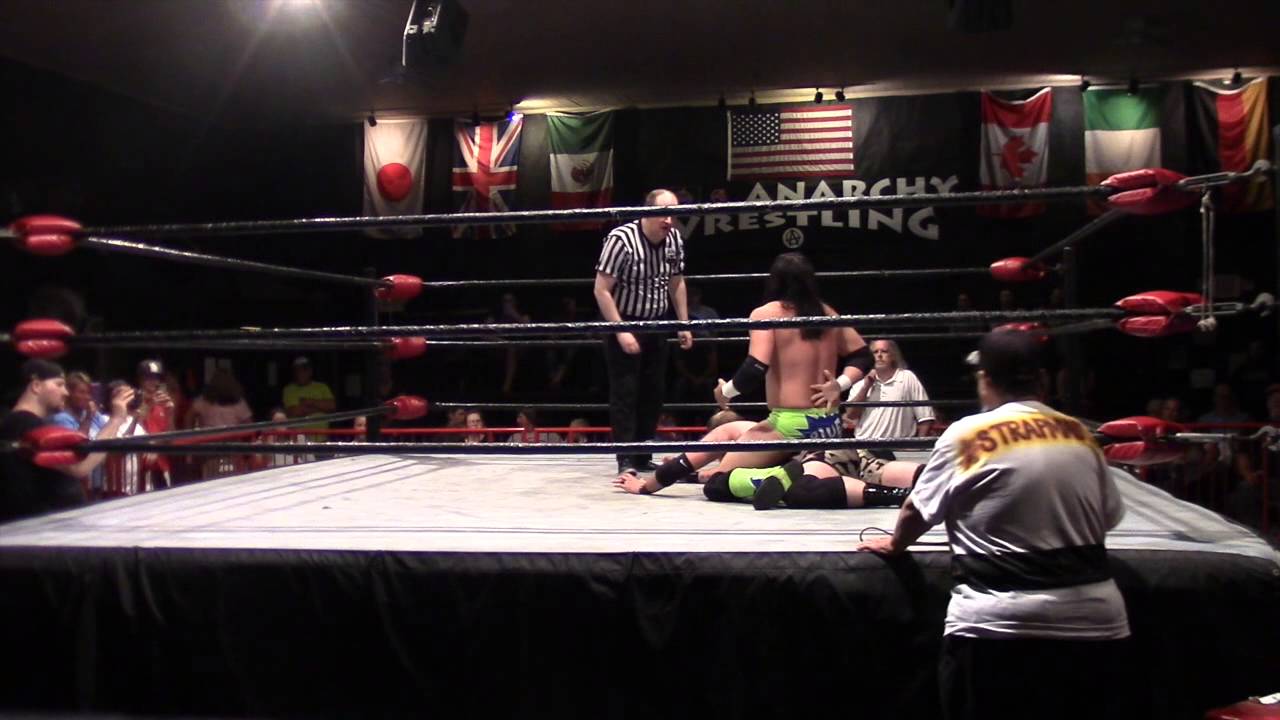 Kevin Blue vs Jacob Ashworth - Fan's Strap Match - YouTube