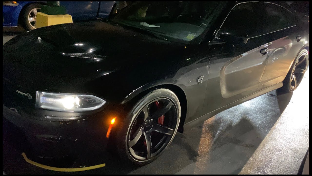 TEAM SHAKE DA BLOCK CAR MEET HELLCATS SRT'S AND RT'S WAS OUTSIDE - YouTube