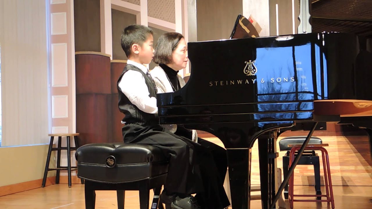 20141213 Aaron Piano Recital 2 - We wish you a merry chirstmas - YouTube