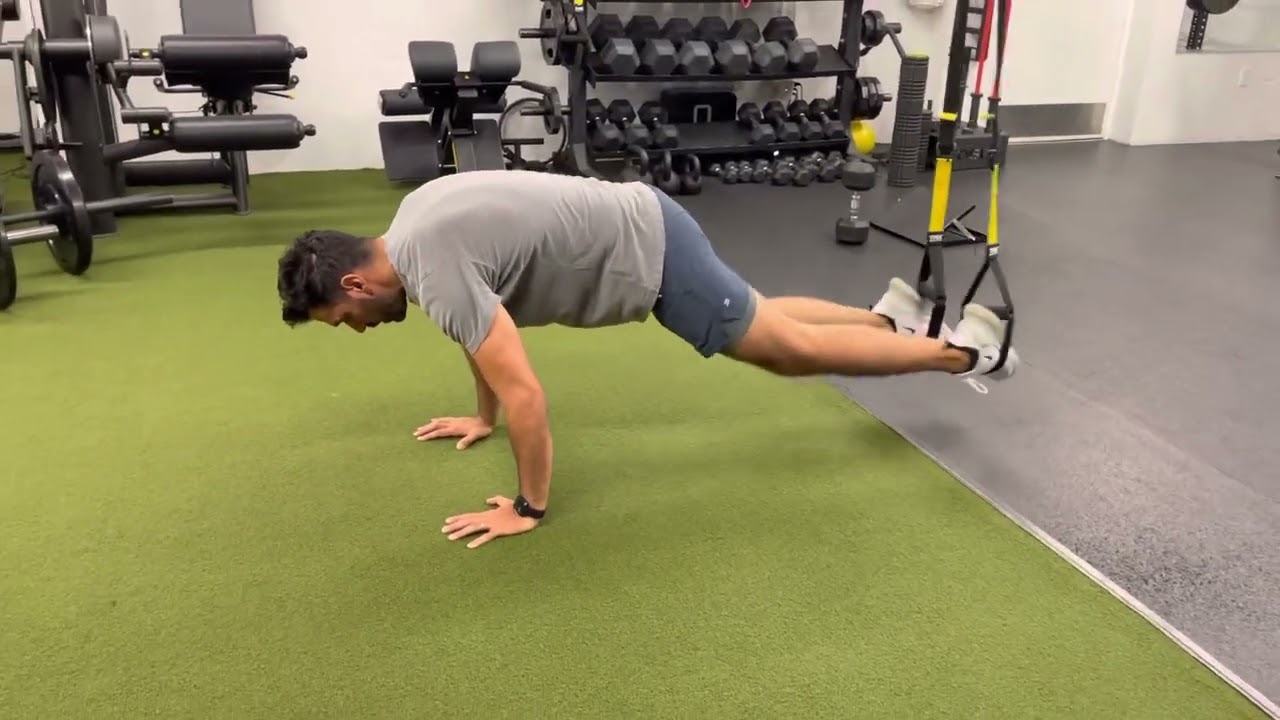 BasementFit TRX Knee Tuck - YouTube