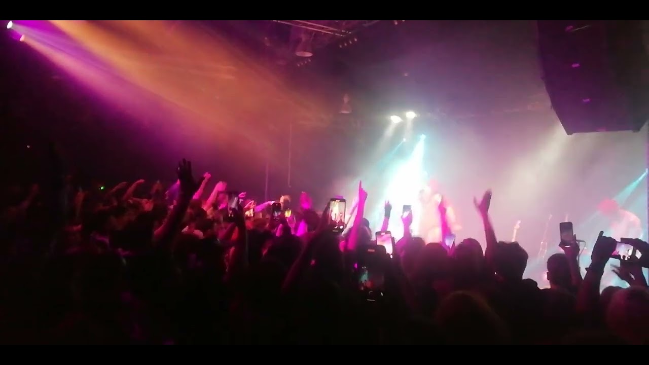 Oliver Tree - All That (Live) @DomOmladineBG 11.11.2022. - YouTube