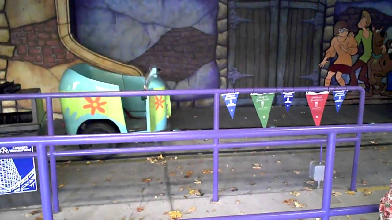The Scooby Doo Castle at Canada's Wonderland - YouTube