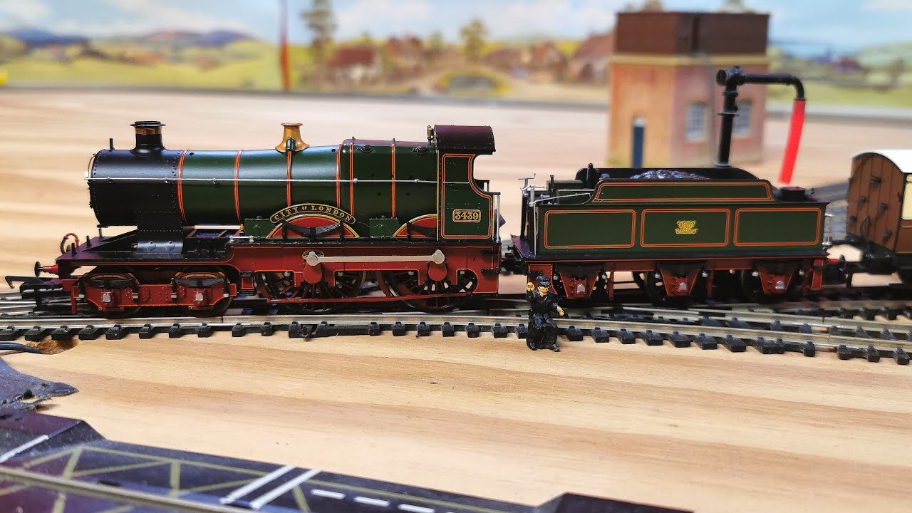 BACHMANN GWR CITY CLASS WITH HATTONS AND GRAFAR COACHES AND AIRFIX ...