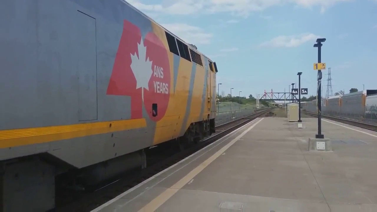 VIA Rail #904 arrives and departs Oshawa, Ontario on July 27, 2018 ...