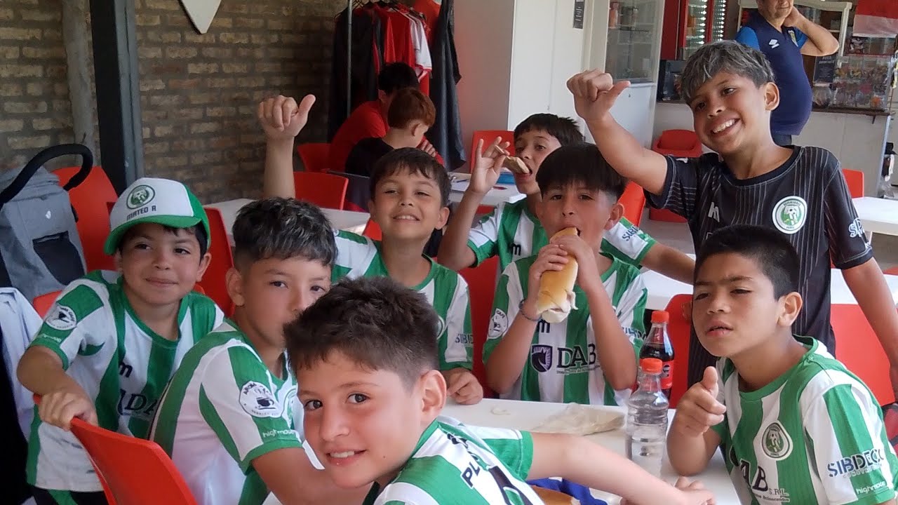 PASAMOS A SEMIFINALES!!!🇳🇬 CAT 2014 EL DEFE - YouTube