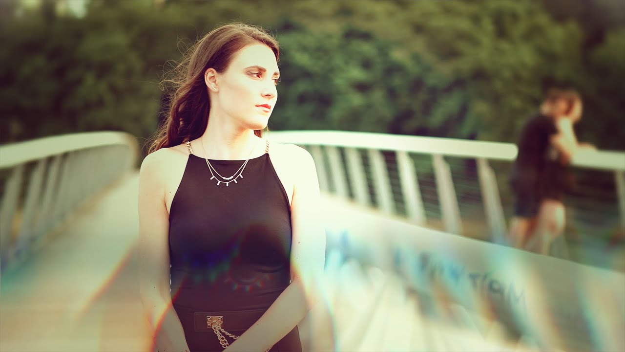 Tina Šumer - Spontan trenutek (Official video) - YouTube