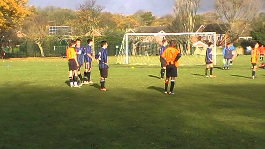 Woodley Hammers Nick shoulder barge - YouTube