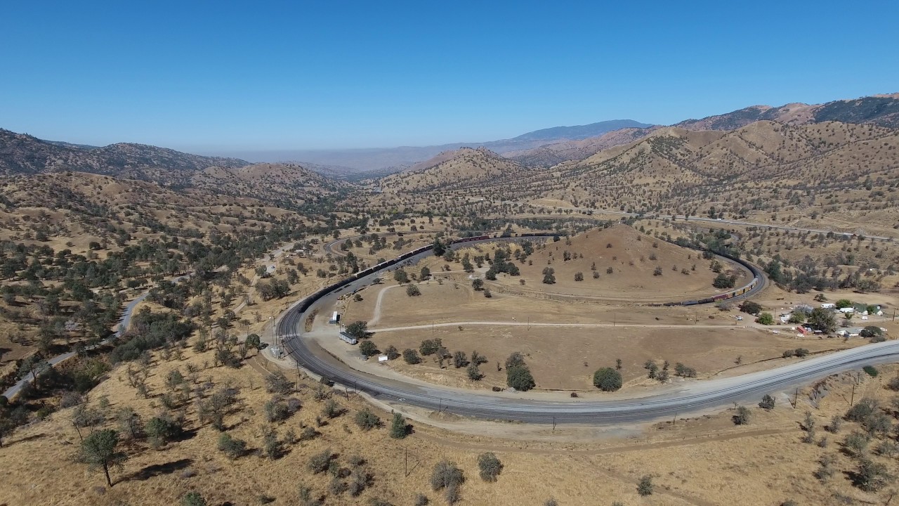Tehachapi Loop - YouTube