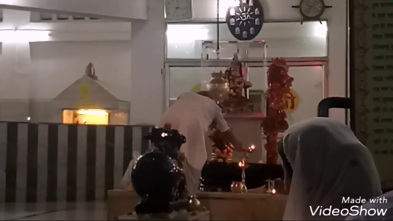 Mumbai Colaba Old Navy Nagar के मंदिर में शाम का आरती - YouTube