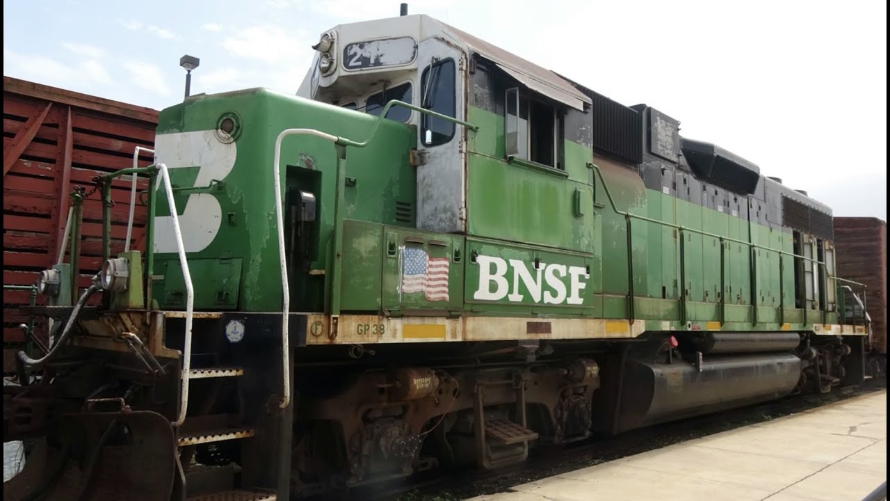 Full Tour of a BNSF 2127 GP38 Locomotive - YouTube