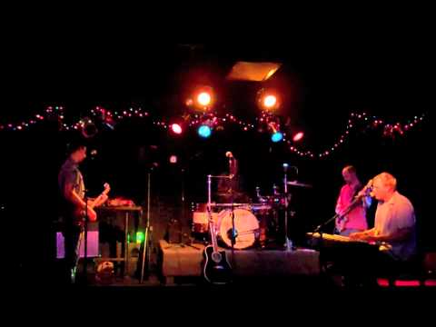 Sean Magwire "Manhattan in May" Live @ Duggans - YouTube